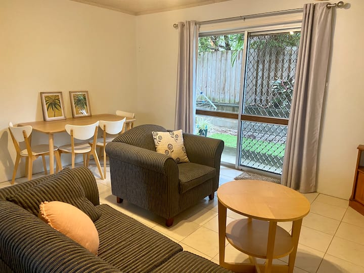 Lovely 2 Bedroom Unit With Patio In Mermaid Beach - Gold Coast