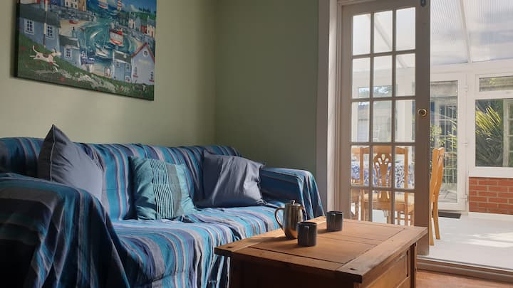 Cosy Three Bedroom House- Perfect Getaway. - Cowbridge