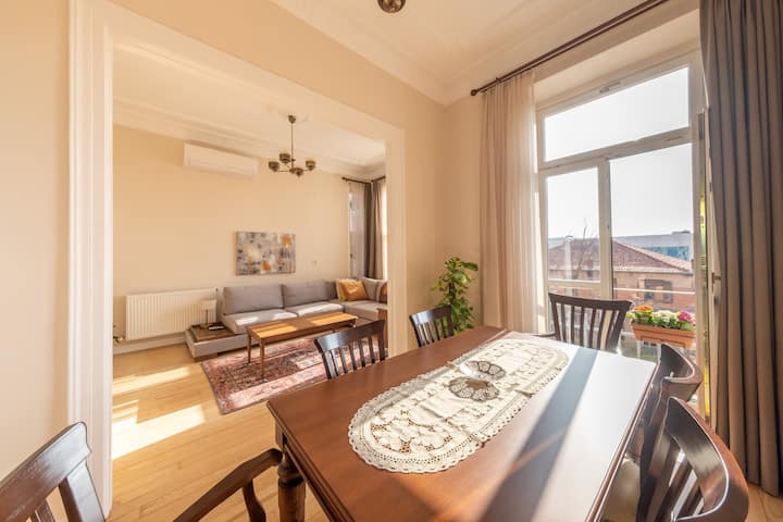 Elegant Spacious Peaceful 3br 2ba At The Center - Estambul