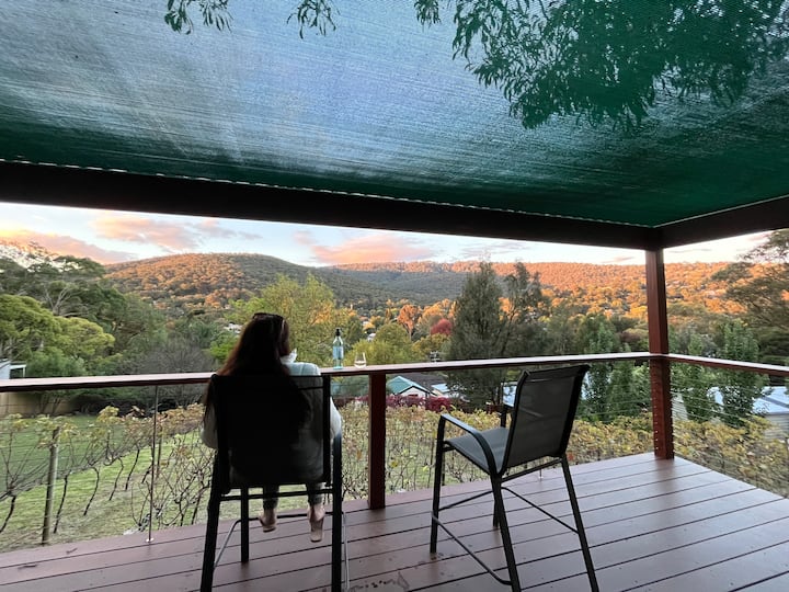 Cottage Under The Vines
Couples Retreat - Bayswater