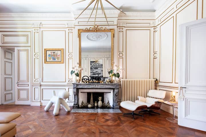 Hôtel Particulier De 1734  Parking Privé - Centre - Doubs