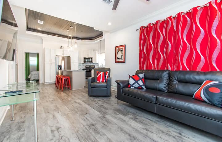 The Big  Easy Style Stay 2 Minutes From Downtown - Pensacola, FL