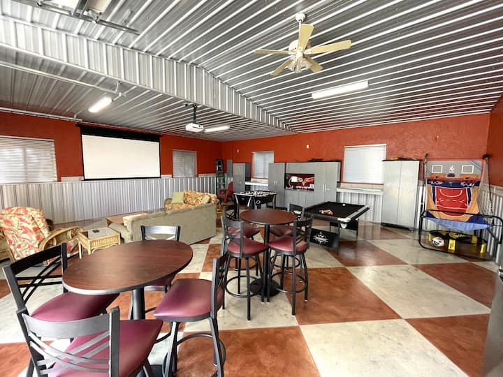 Home On Lake Francis Game Room Boat Ramp - Lake Placid, FL