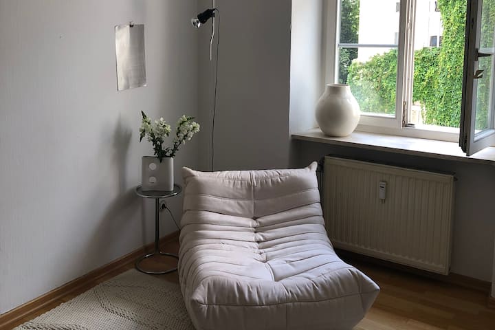 Schöne Altbauwohnung Mitten In Der Maxvorstadt - Munique