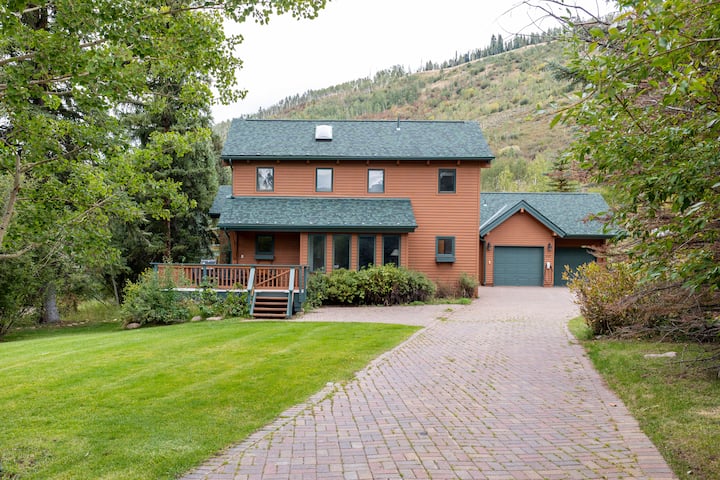 Home 4br/4ba, Private Hottub & Game Room - Vail, CO