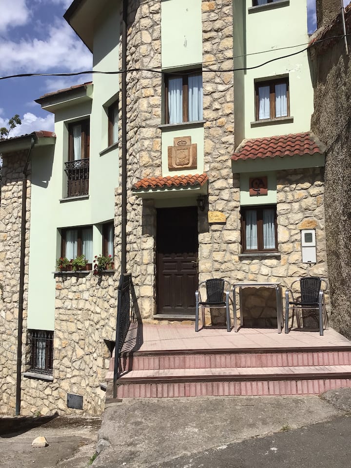 Casa De Aldea La Calle Del Medio
Ca -246-as - Picos de Europa