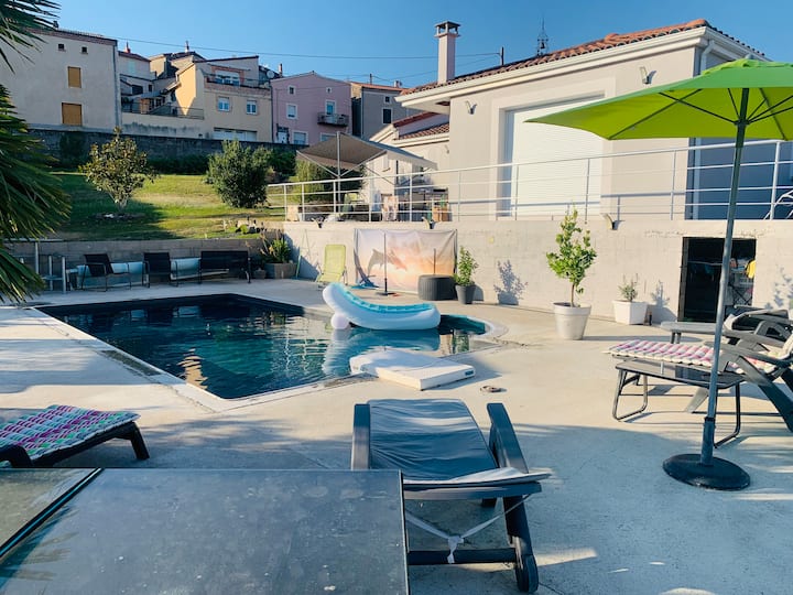 Magnifique Villa Avec Piscine Privée - Issoire