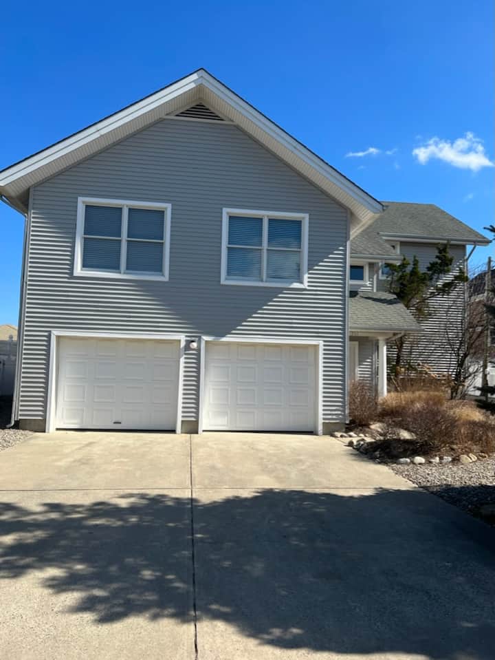 Beach Block Rental- Ocean View Out Your Back Door! - Brick Township, NJ