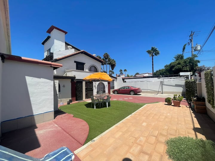 Casa Amplia A 3 Minutos Del Centro Y De La Playa - Ensenada