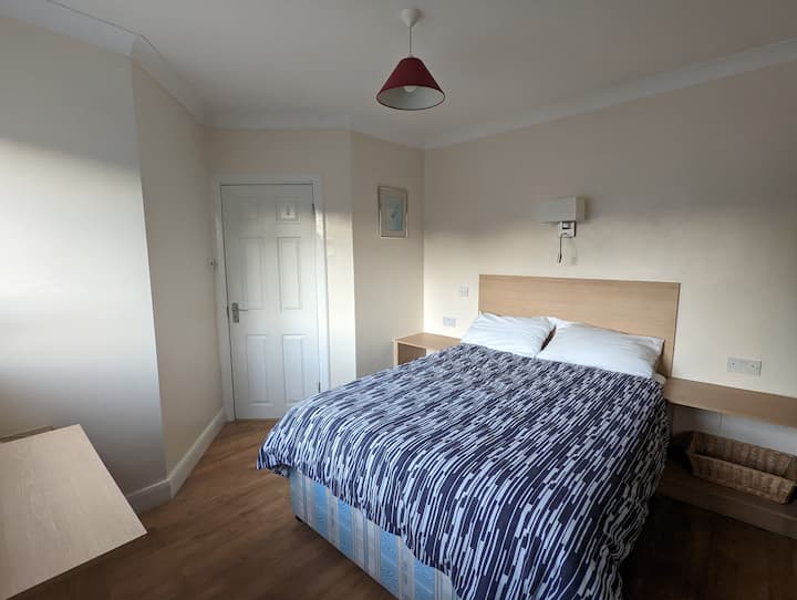 Double Room In London, Free Parking   3 - London, UK