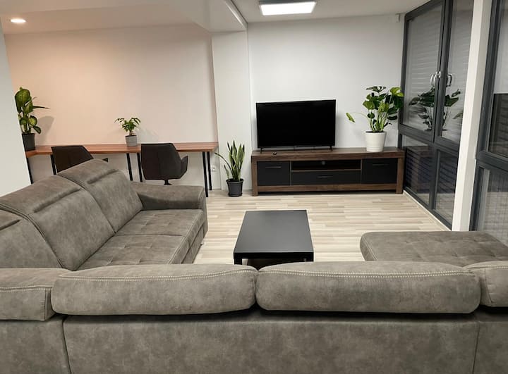 Krásny Apartmán S Vlastným Parkovaním - Bratislava