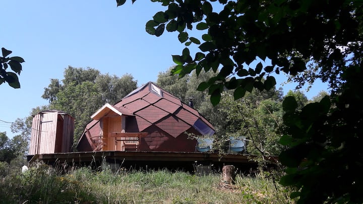 Le Zome : Une Cabane Insolite En Pleine Nature - Saint-Mathieu