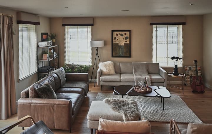 Lux 3 Bed With Home Cinema, Garden And Parking. - Aviemore