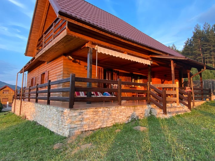 Chalet Bois Dans Les Carpates - Vintileasca