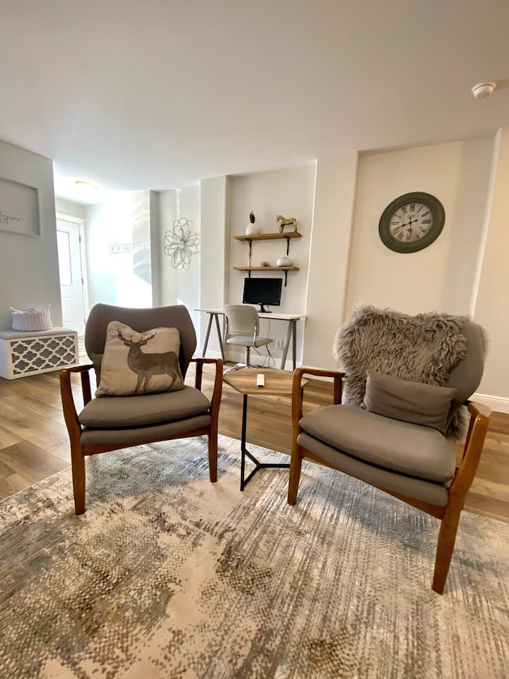 The Gordon Head Suite - Saanich
