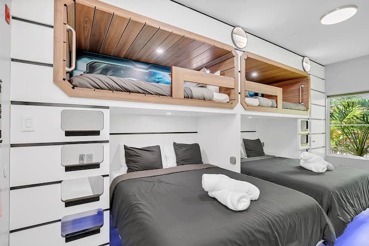 Disney Star Wars Accessible Apartment Near Parks - Aquatica Orlando, Kissimmee