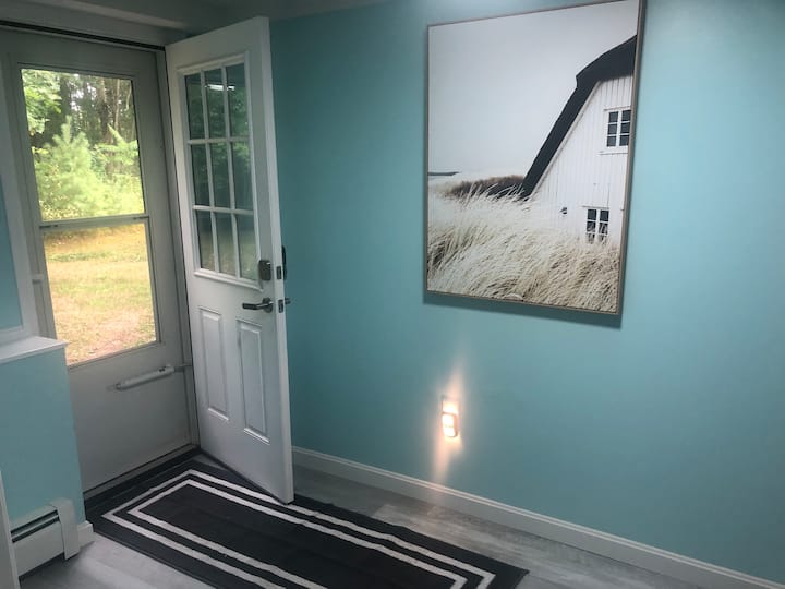 Newly Renovated 1-br Apartment 2 Mi From The Ocean - Biddeford, ME