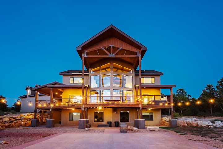 Zion Canyon Views- The Patriarch Lodge+resort - Utah