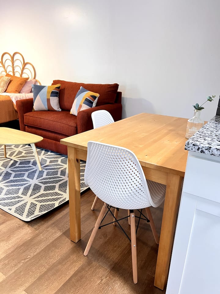 Charming Studio Bungalow Near San Marco - Sleeps 3 - Jacksonville, FL