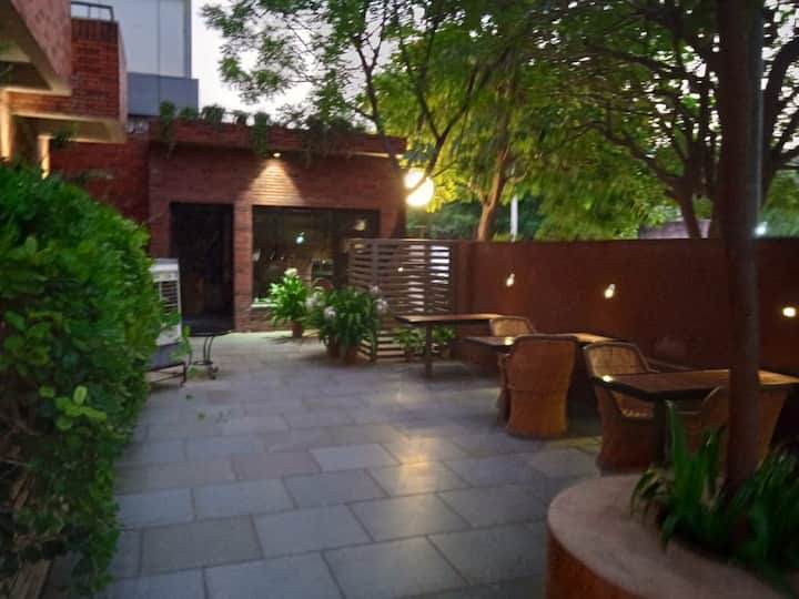 Room With Private
Balcony In Jaipur - Jaipur