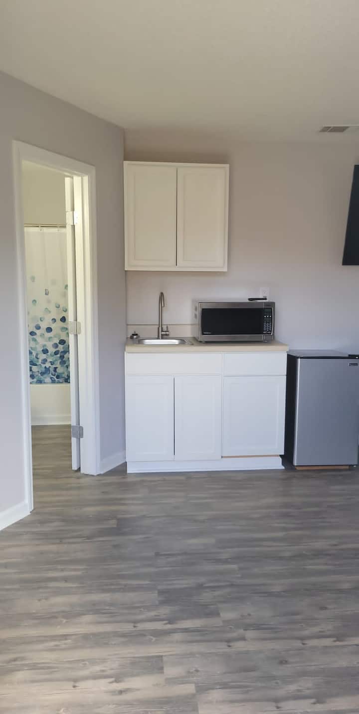 Enjoyable Studio Next To Ft Stewart With Parking - Hinesville, GA