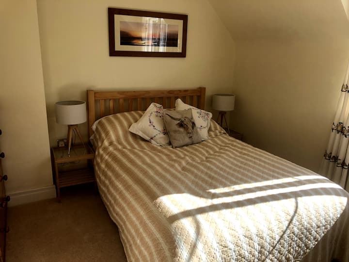 Law Cottage 
 Coldingham
Room And Private Bathroom - Eyemouth