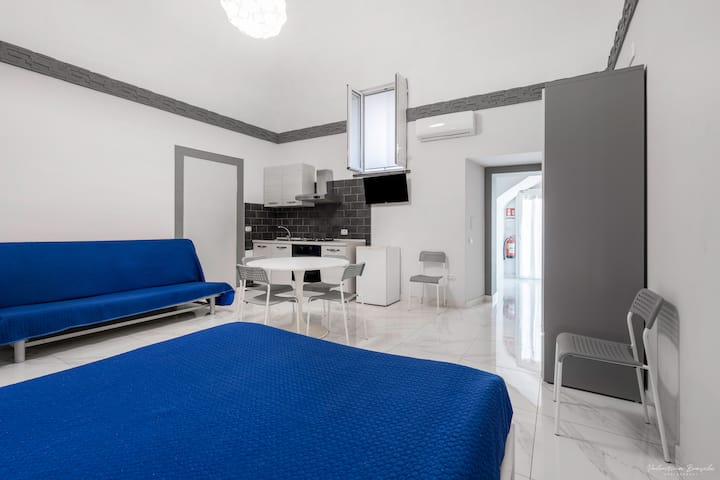 Monolocale piano terra - Apartments for Rent in Torre del Greco ...