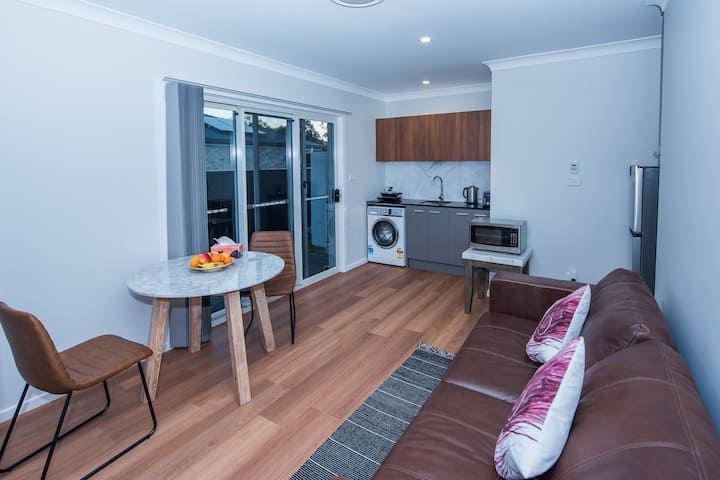 Adorable 1-bedroom Place With Free Parking. - Coffs Harbour, NSW, Australia