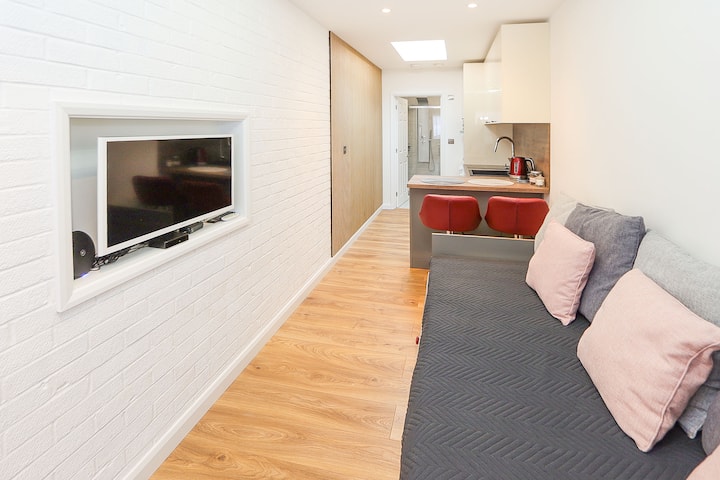 Cozy Studio W/ Wifi & Tv - Woolwich