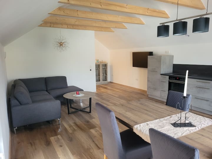 Aufwendig Renovierte Og-wohnung Für Bis 6 Personen - Pleinfeld