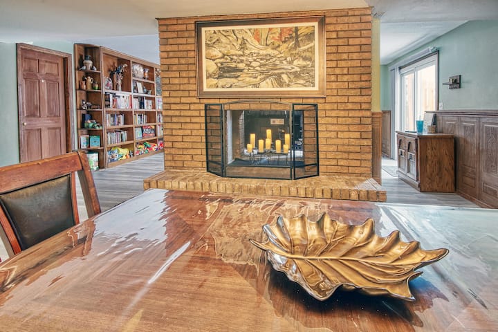 Home Underhill: Library & Office; Dog+kid Friendly - Colorado Springs, CO