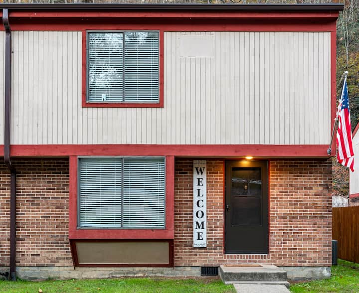 Luxury 4 Bedroom Villa 101 With River Access - Twin Falls Resort State Park, Mullens