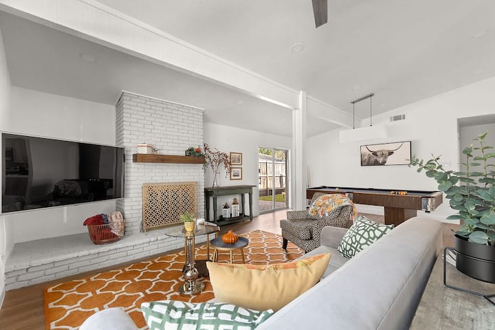 Centrally Located 3 Bedroom Luxury Retreat - Dallas, TX