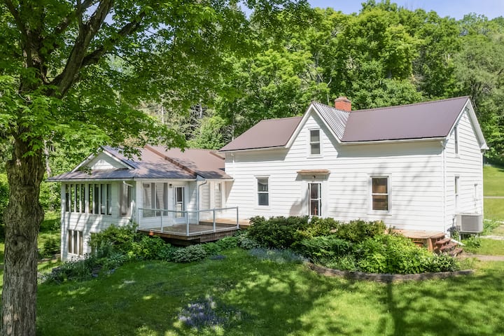 Spring Valley Getaway & Trails - Presqu'ile Provincial Park