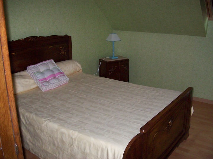 Cosges, Agréable Chambre D'hôtes Les Jonquilles - Lons-le-Saunier