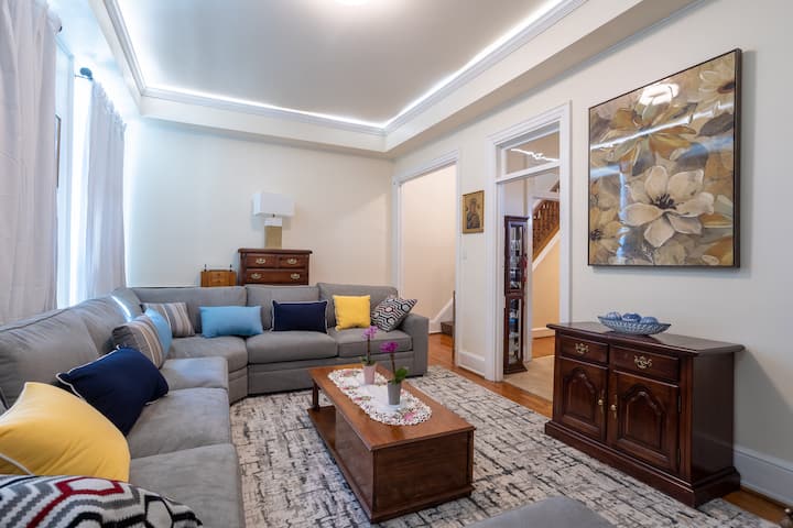 Newly Renovated Luxury 2brm - Downtown Lancaster - Lancaster, PA