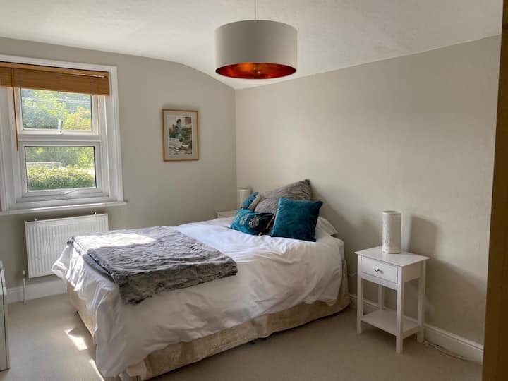 Large Double Room In Cheltenham's Great Location - Cheltenham