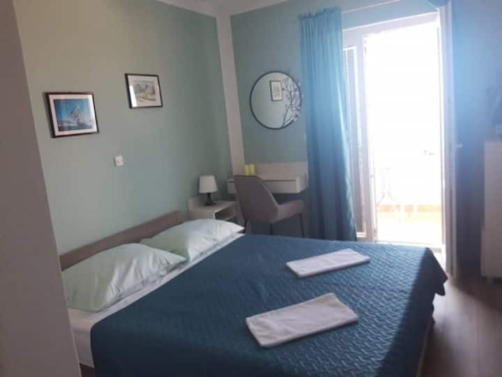 Simple Paradise Room, Beach 5min Shared Fun & Food - Gelsa