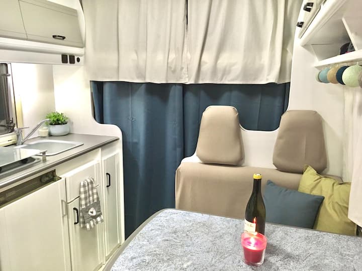 Surfer’s Camper Van In Lacanau - Lacanau Océan