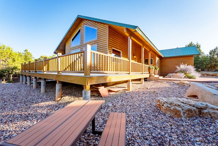 Zion- Mountain View Lodge + Resort Access - Zion National Park