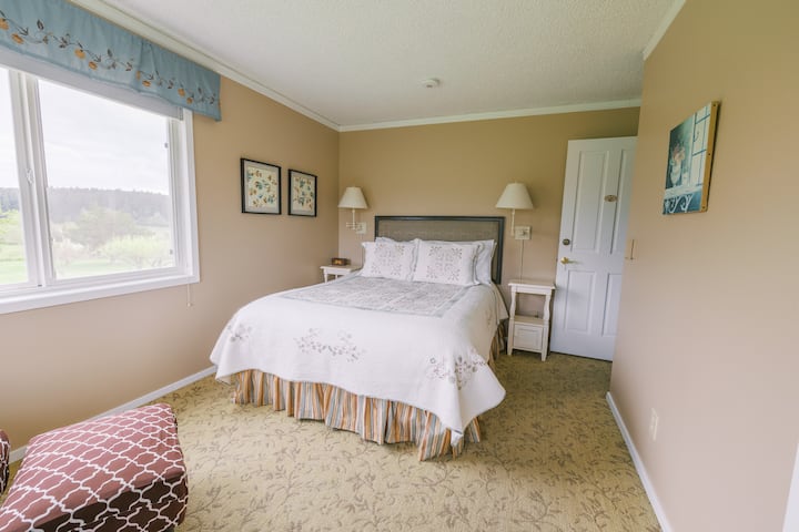 Guest Room (Sage) On 5 Acres, Free Breakfast - Friday Harbor, WA