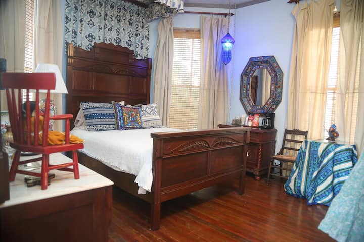 Maison De Lionne Royal Suite - Breaux Bridge, LA