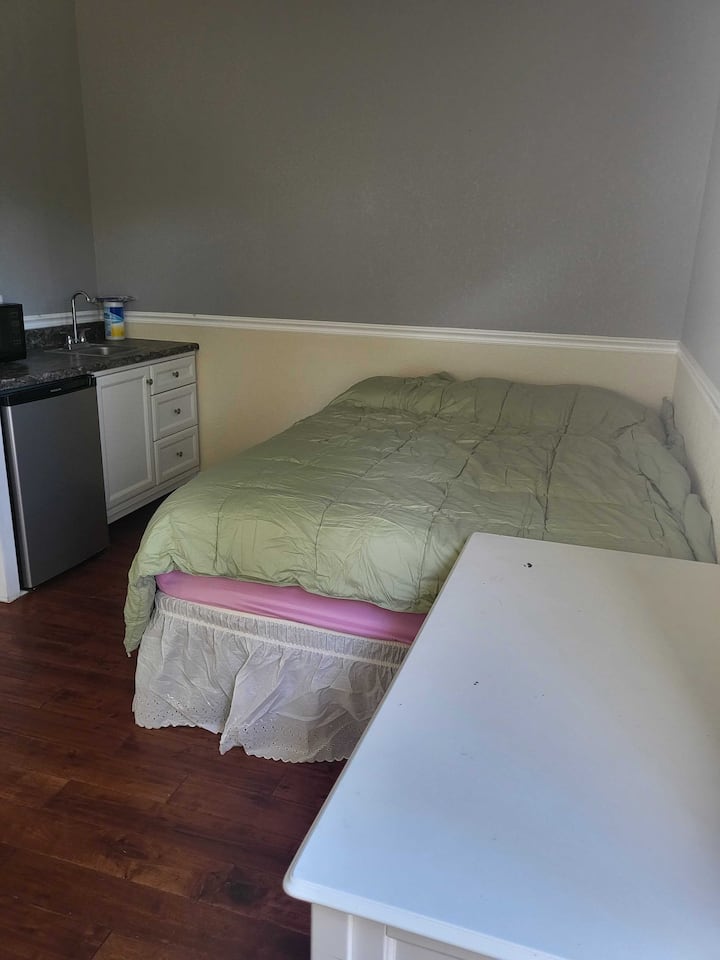 Private 1-bedroom With Attached Bath And Parking - San Jose, CA