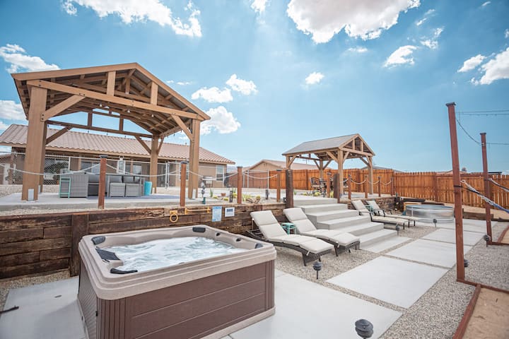 Joshua Tree Home-hottub+game Rm+views+ev Charger! - Twentynine Palms, CA