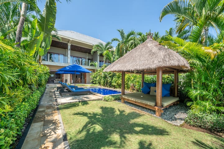 Lovina Beachfront 2 Bedroom Luxury Villa With Pool - Buleleng