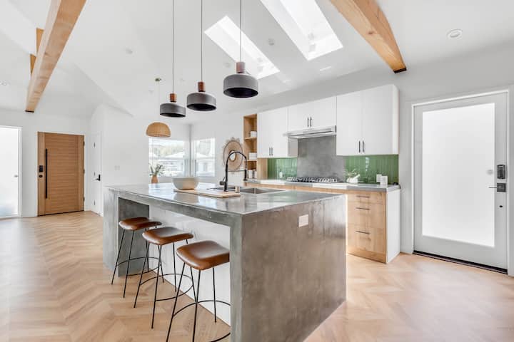 The Californian By Bespoke Homestay - Los Angeles, CA