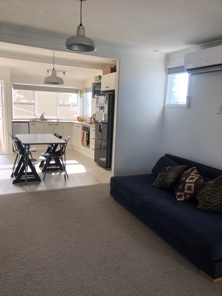 Home Beside The Beach - Papamoa