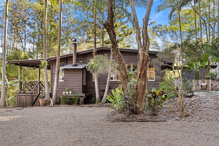 Girramala Cottage • A Breezy Noosa Country Stay - Pomona