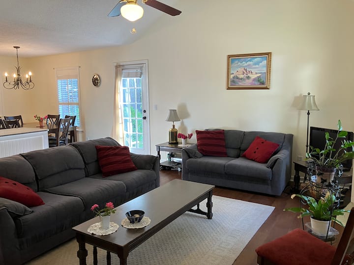 Rose Cottage Minutes From Ole Miss - Oxford, MS