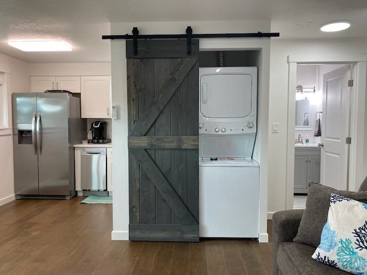 🏖 🏐 Upstairs Valley Beach Escape Apartment 🛹 💦 🏀 - Spokane Valley, WA